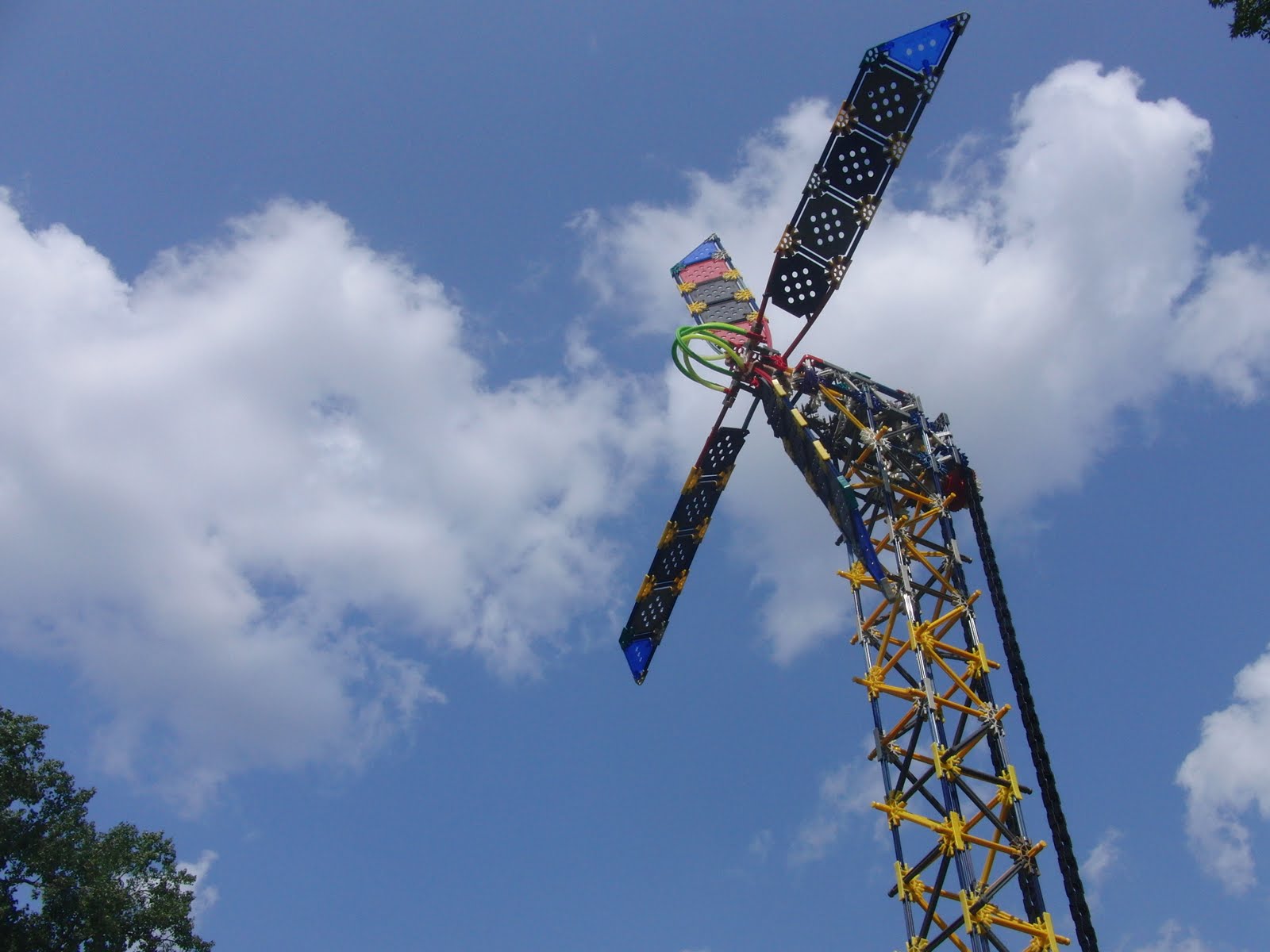 Austin's K'nex Designs: K'nex Windmill