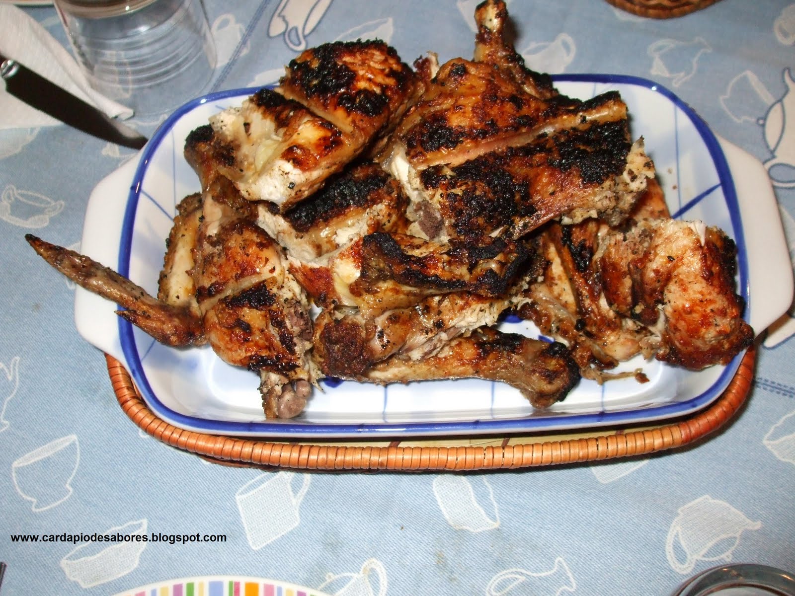 Cardápio de Sabores: Frango de Churrasco com Molho de Leitão