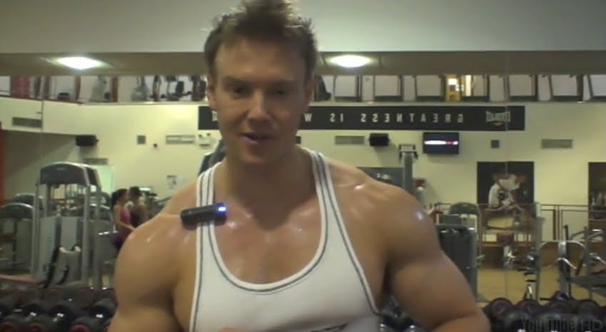 WORKOUT INSPIRATION .NET: Rob Riches Trains Biceps