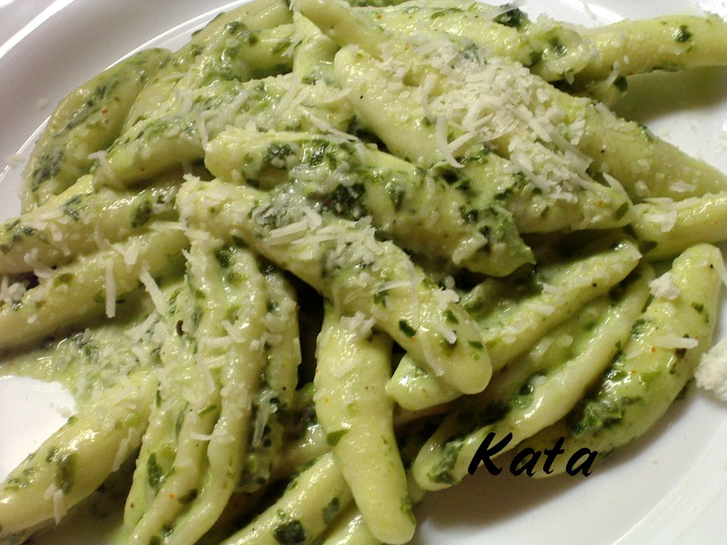 KataKonyha: Medvehagymás-kecskesajtos cicatelli tészta