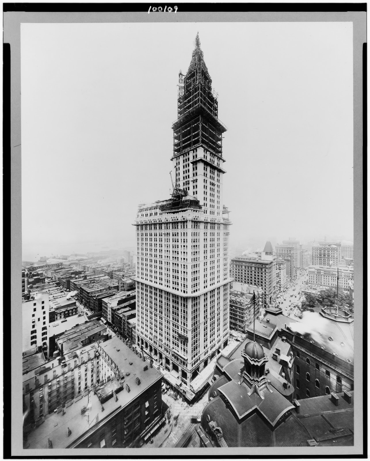 New York - History - Geschichte: Construction of the Woolworth Building