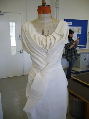 my london-milan fashion adventure: Drapieren, drapieren, drapieren.....