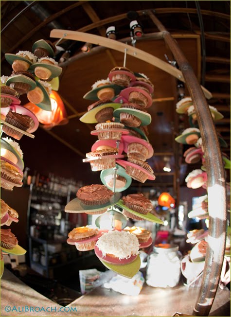 Bridal Bubbly: Creative Cupcake Displays