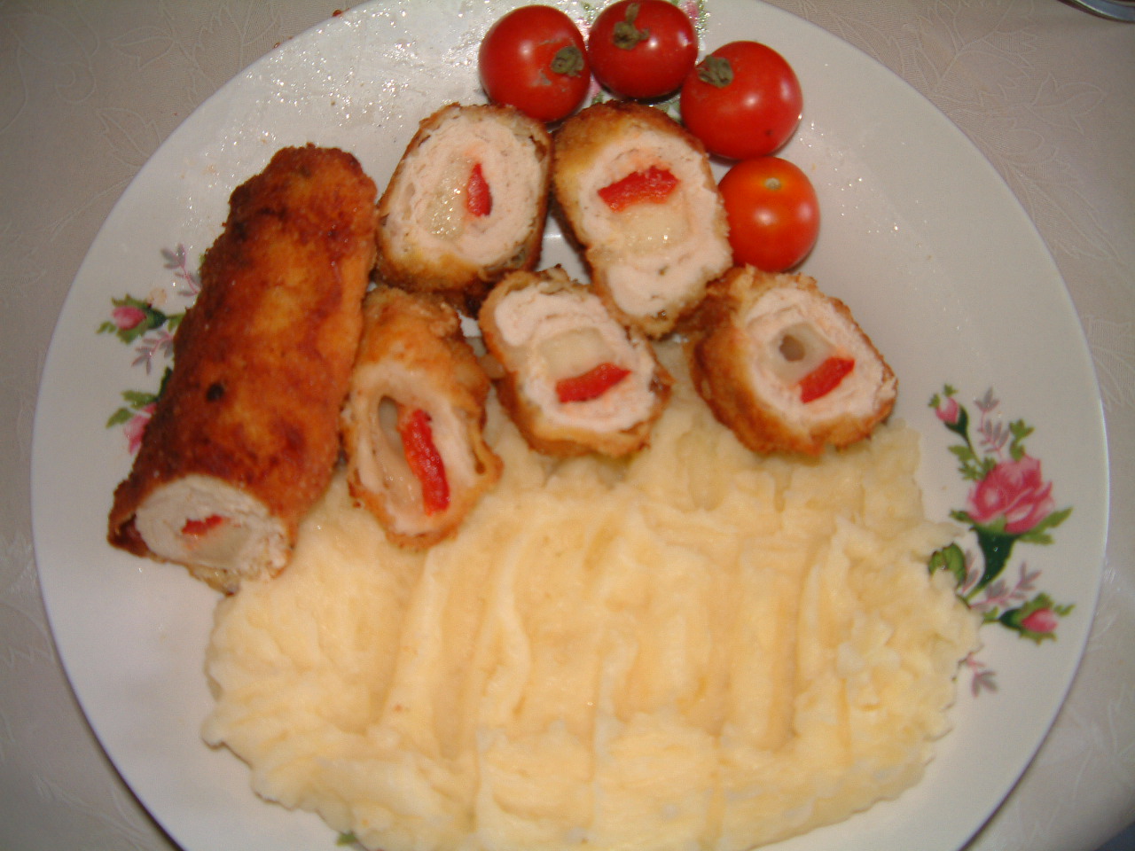 agenda culinara: RULADA DE PUI CU CASCAVAL