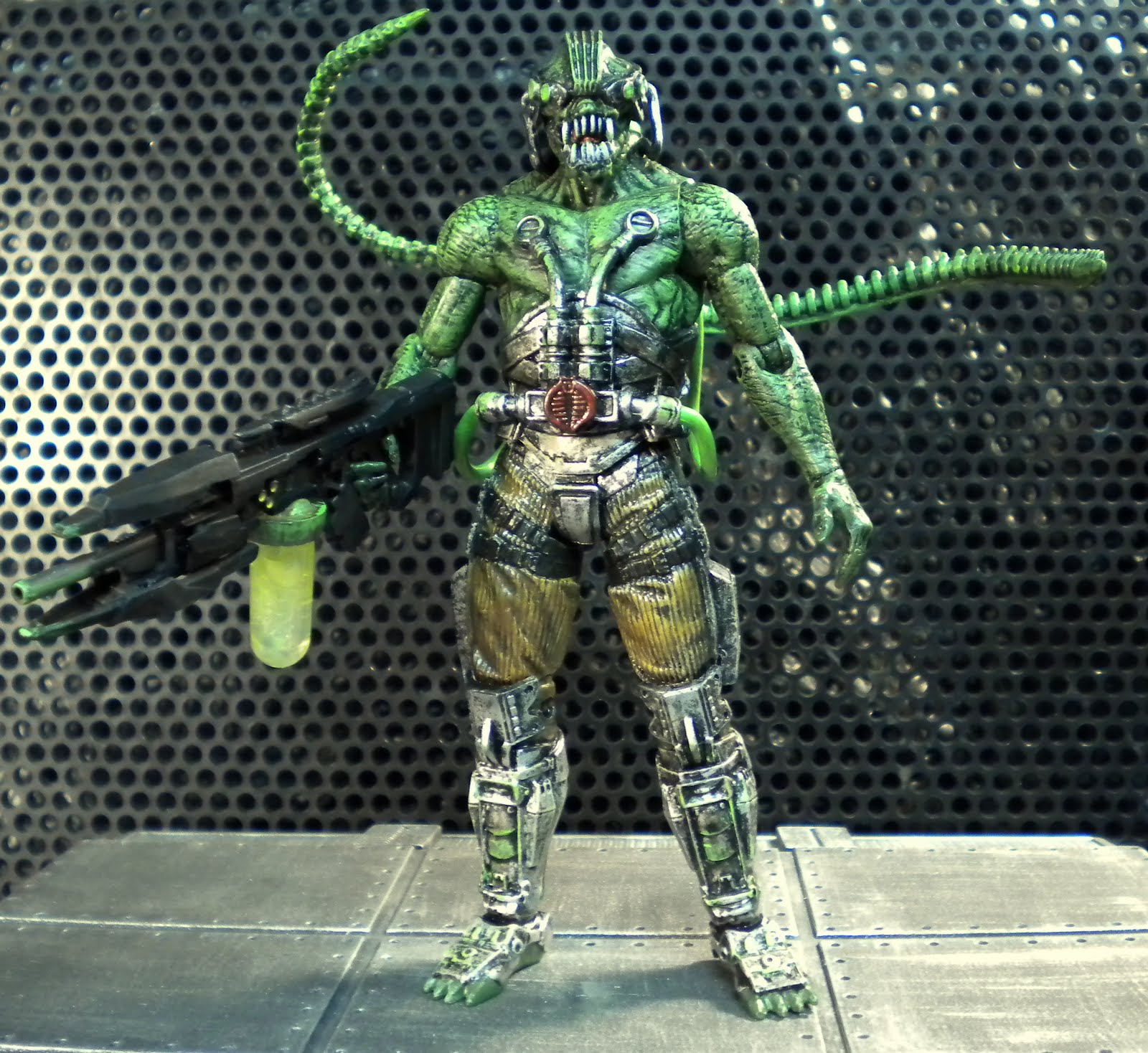 Custom Cobra Bio-Viper - HissTank.com