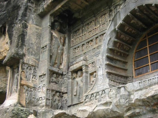 Attractions & Things To Do In India: AJANTA CAVE - PAINTINGS