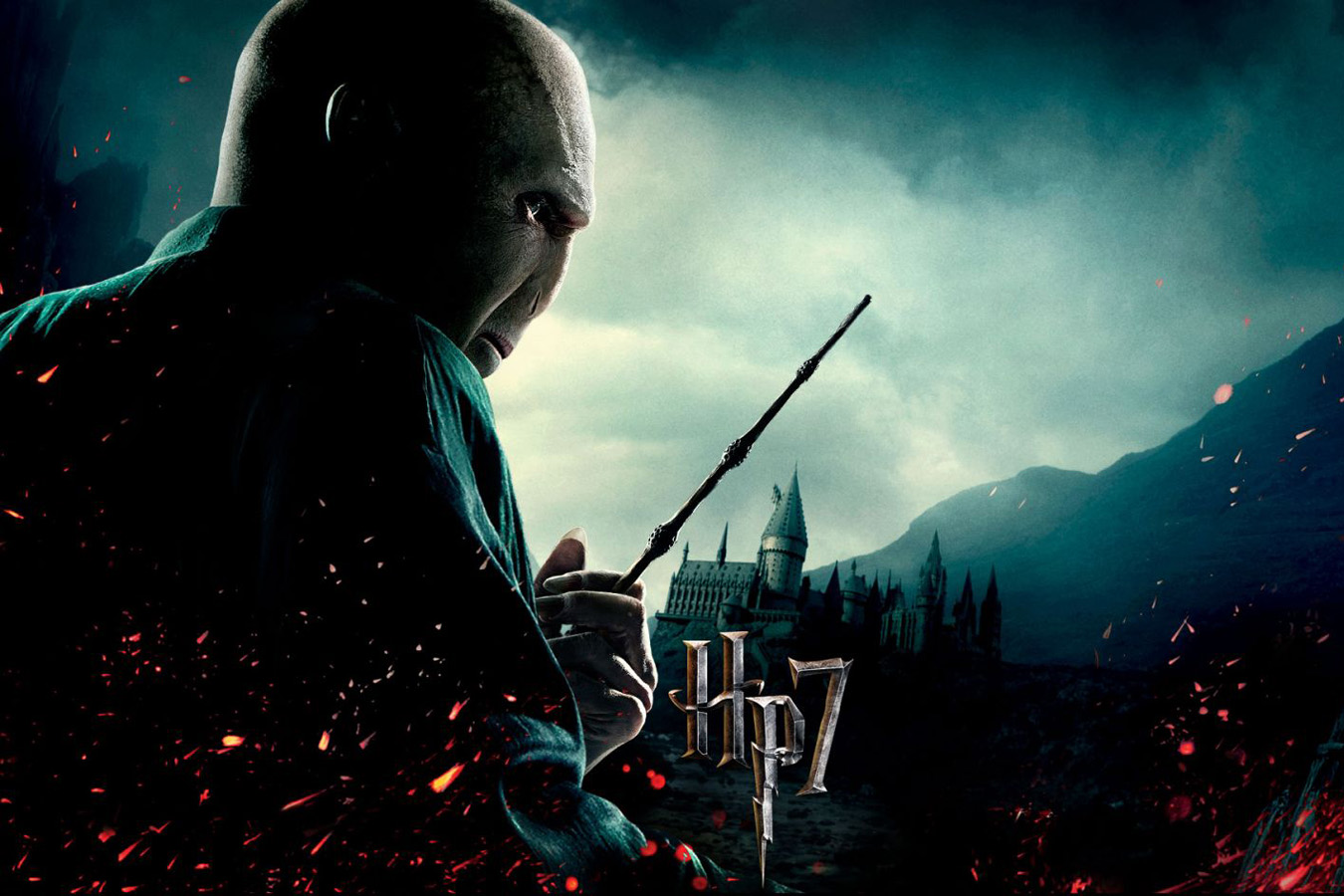 Saiberspace: Voldemort hunts down Harry Potter in "Deathly Hallows, Part 1"
