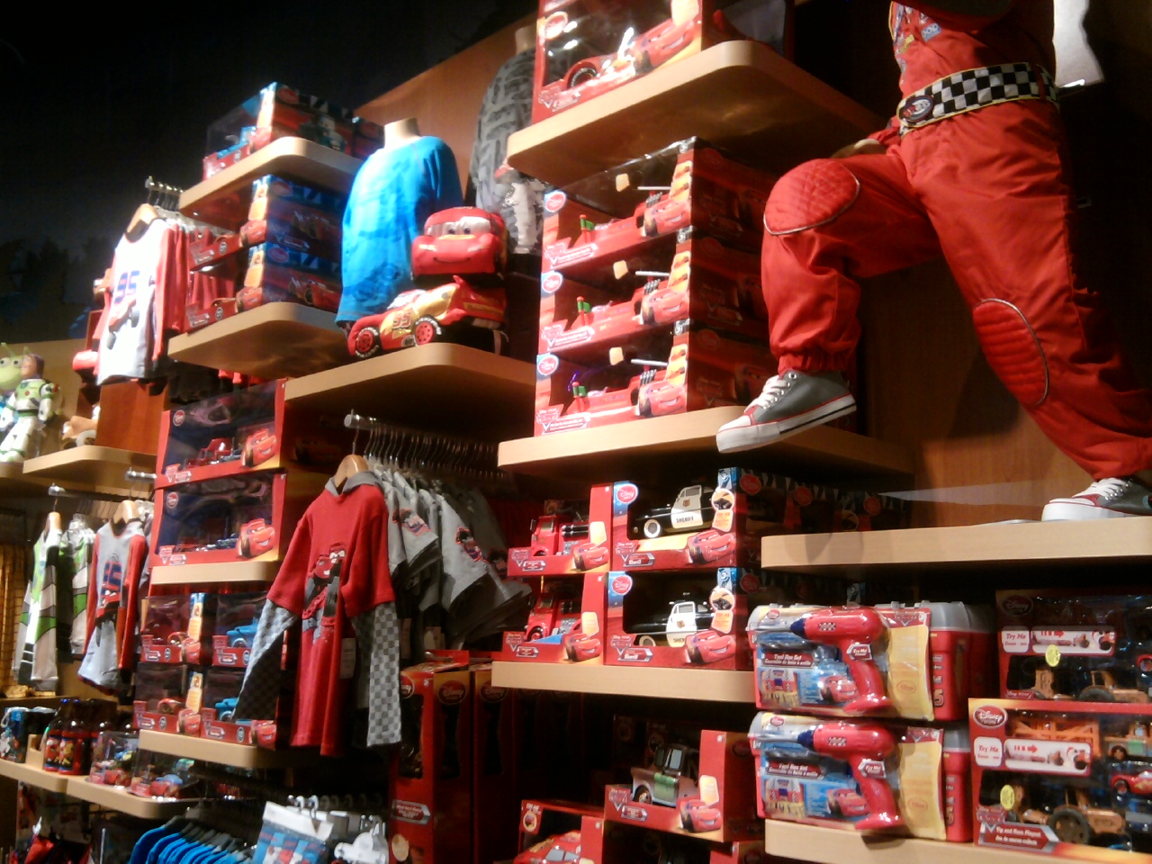 The Disney Dork Blog: Chicago Loop Welcomes Disney Store...