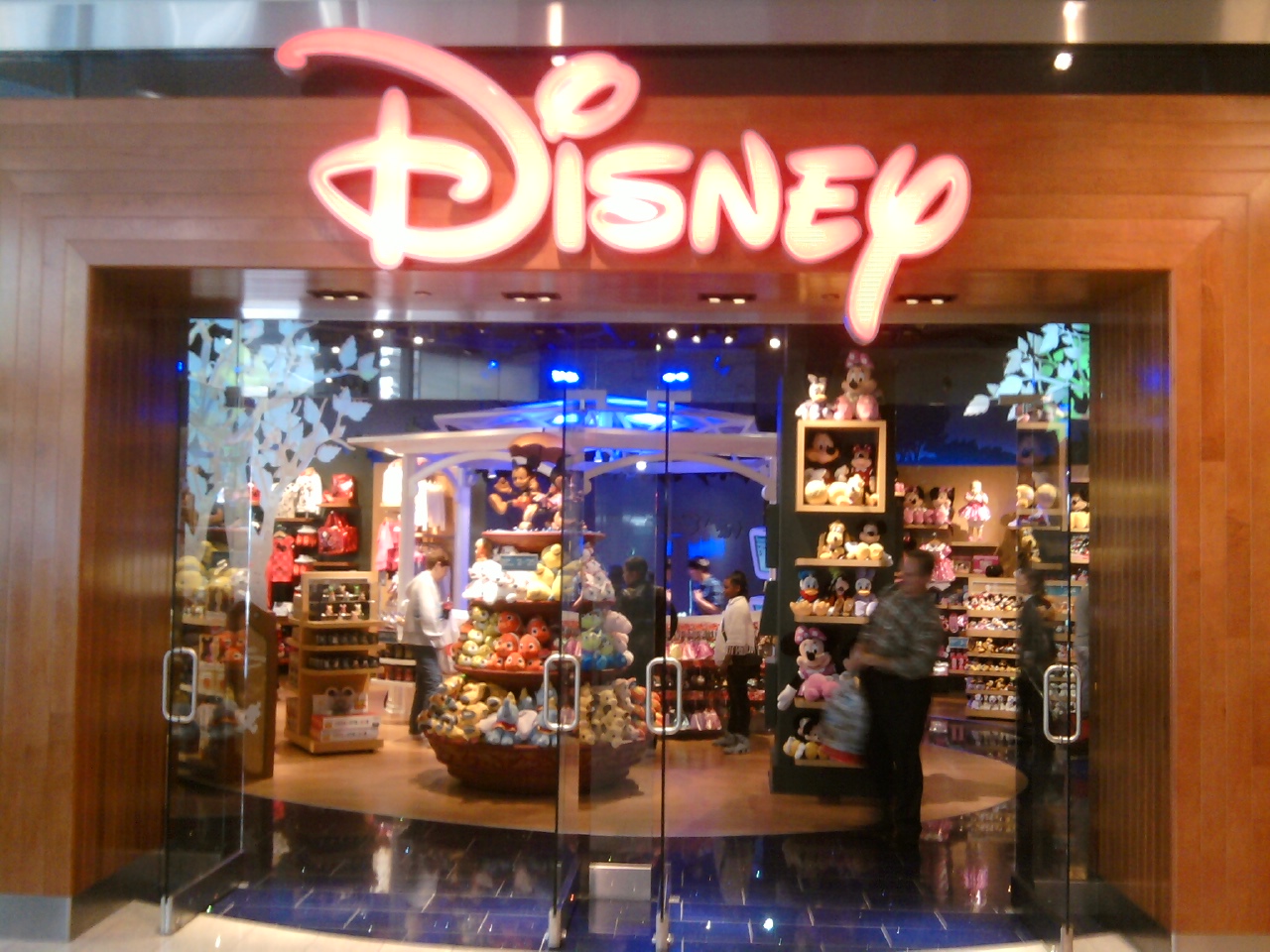 The Disney Dork Blog: Chicago Loop Welcomes Disney Store...