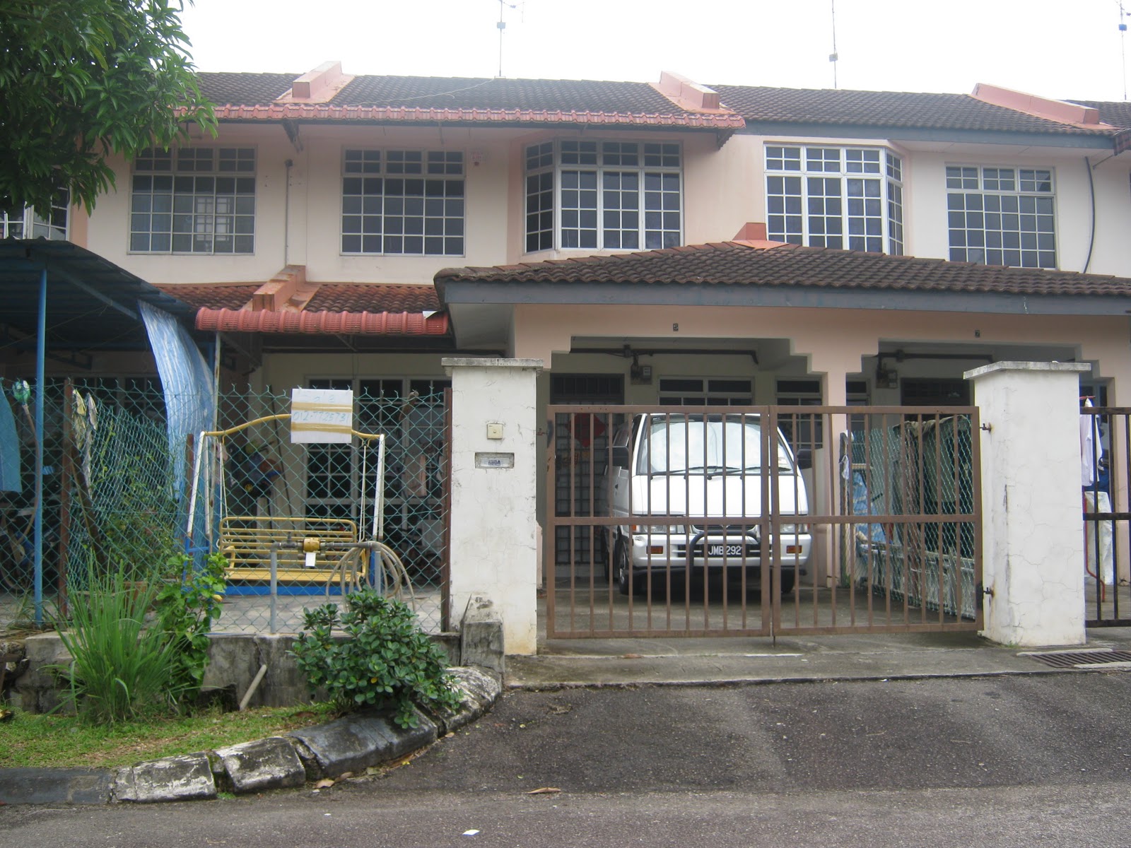 Jual Beli Rumah: TAMAN SCIENTEX