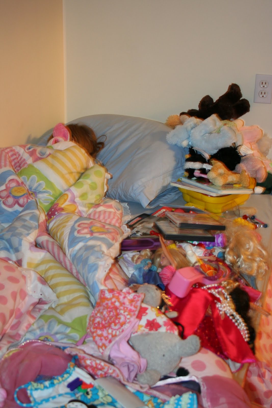 WHATS NEW WITH THE LELEUXS: THE BEDROOM DISASTER!!! A MILD CASE OF ...