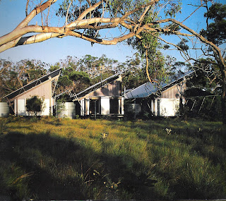 DAB310 - The Architectural Apprenticeship: Lake Weyba House, Gabriel ...