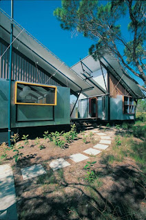 DAB310 - The Architectural Apprenticeship: Lake Weyba House, Gabriel ...