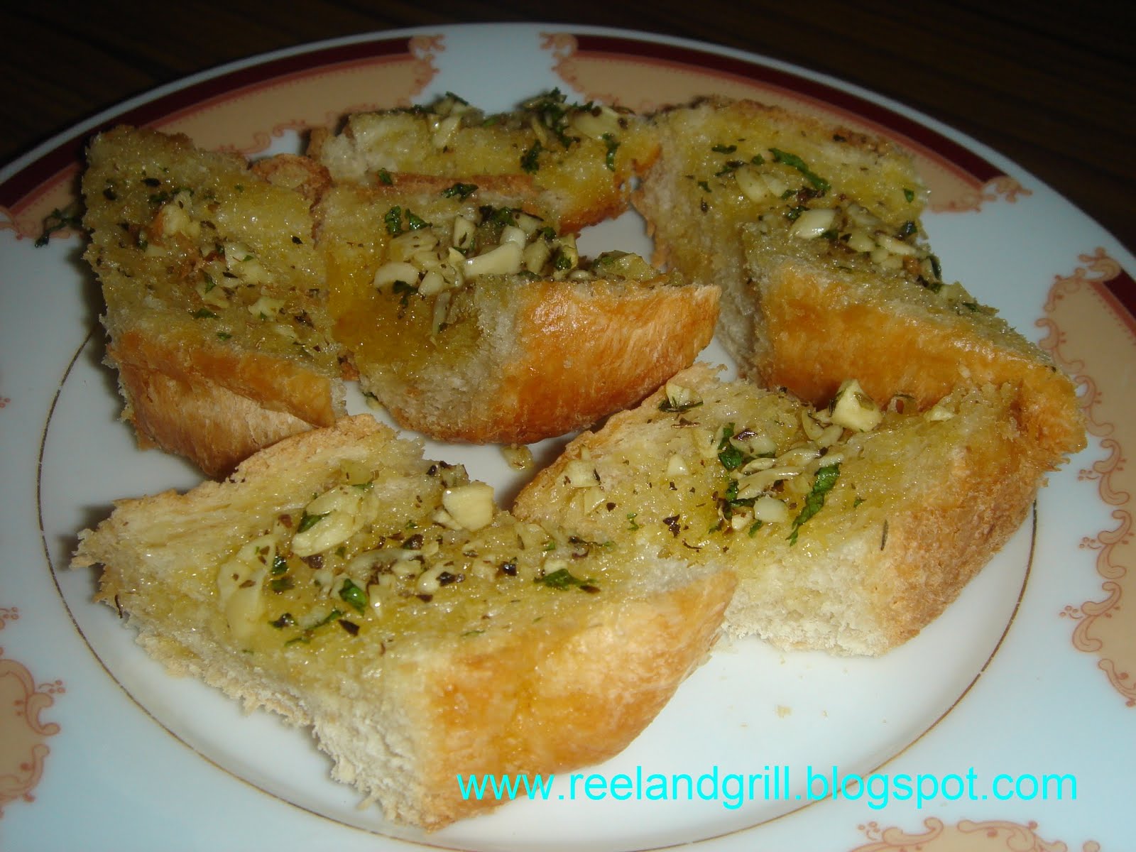 Reel and Grill: Garlic Bread with Real Garlic Bits