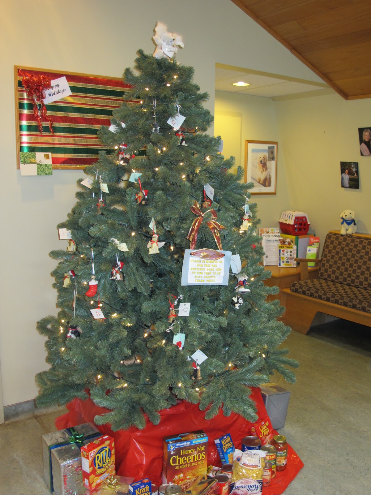 Allandale Veterinary Hospital: Christmas Memorial Tree