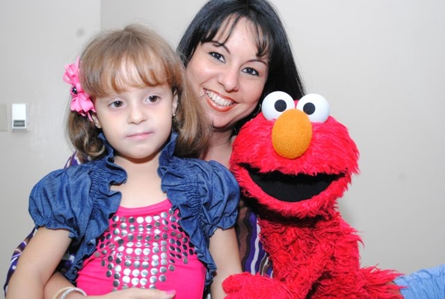 Sociales y Turismo: KEVIN CLASH CREADOR DEL PERSONAJE ELMO DE PLAZA ...