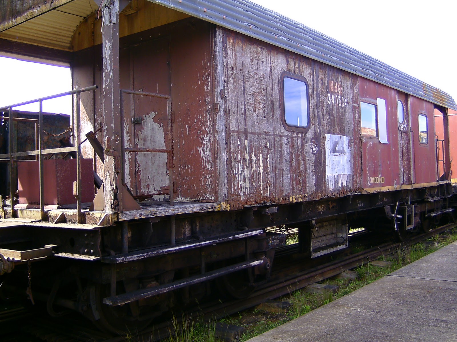 Craig's Shed: Dorrigo - Guards Vans