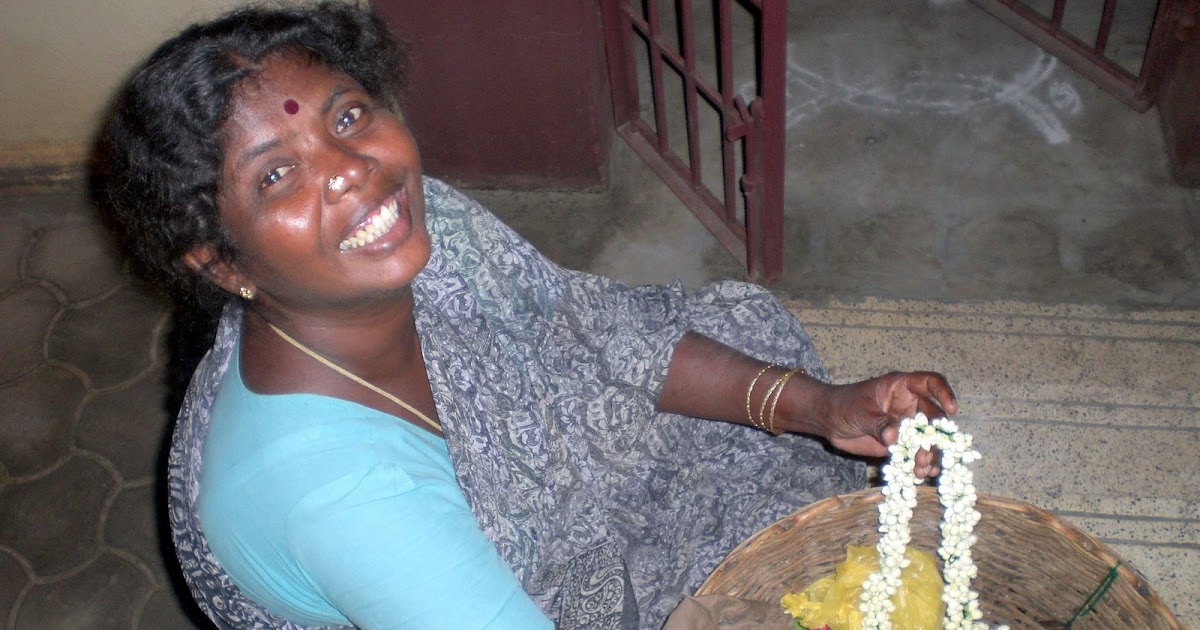 Love & Lentil: Poo Kari Vandhitta...