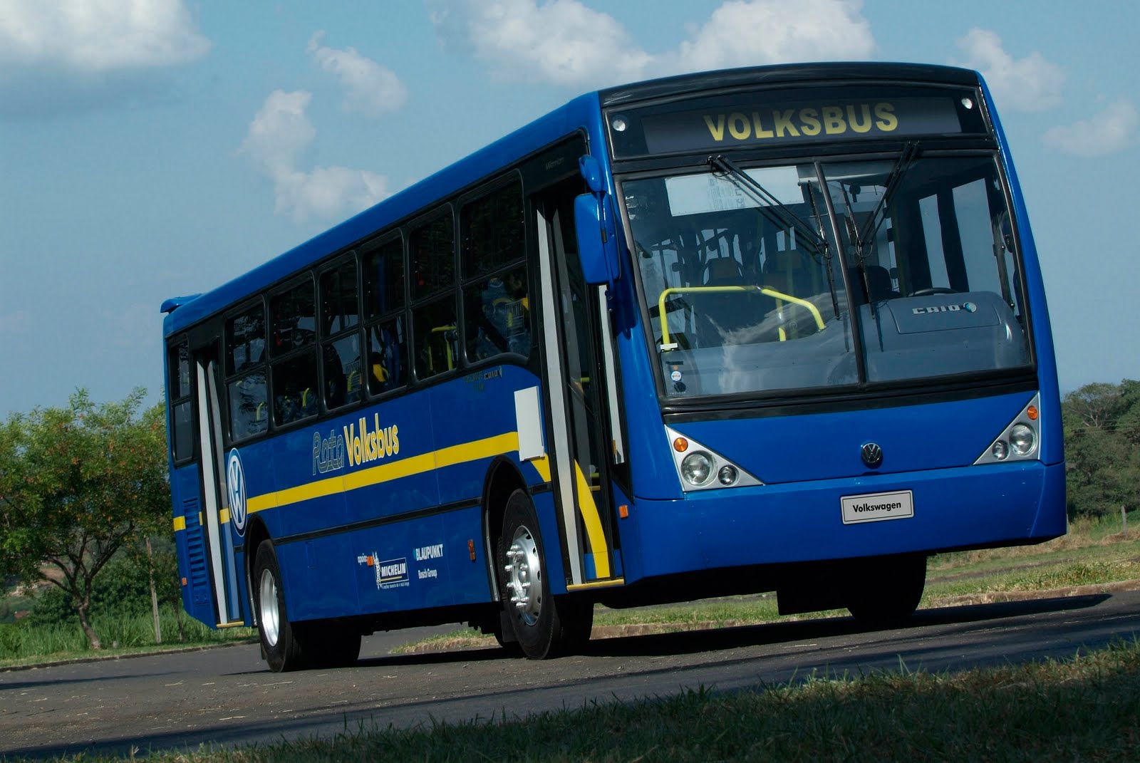 MAN Latin America lança modelo Volksbus com piso baixo