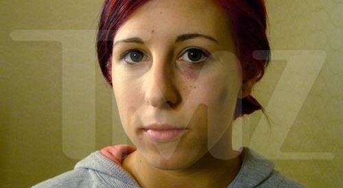 DC-Time: Fotos de Alex Welch Golpeada por Demi Lovato