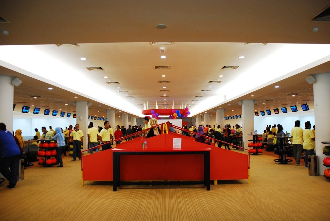 LIFE IN DIGITAL COLOUR: Melaka International Bowling Centre (MITB)