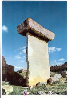 Dianita F cano: ARQUITECTURA MEGALITICA