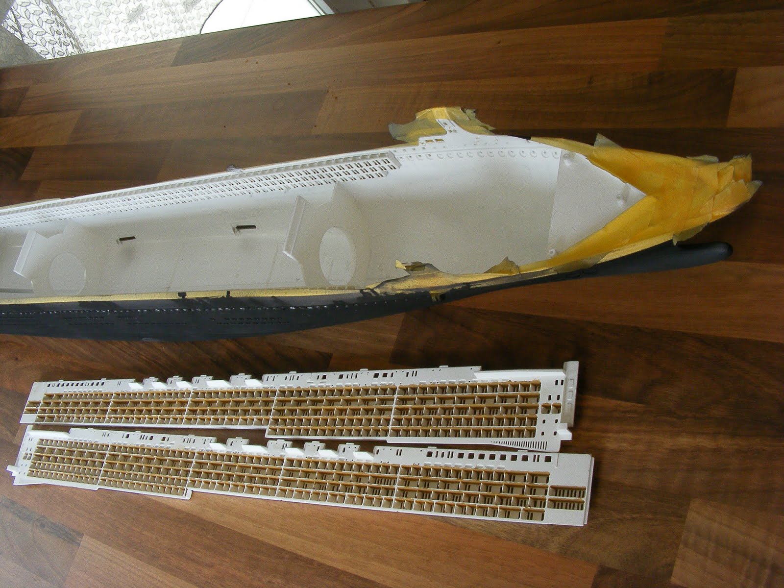 Queen Mary 2 Build - Revell 1/400