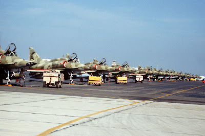 Relembrando: Kuwait Air Force Skyhawks at Gulf War I - 1991