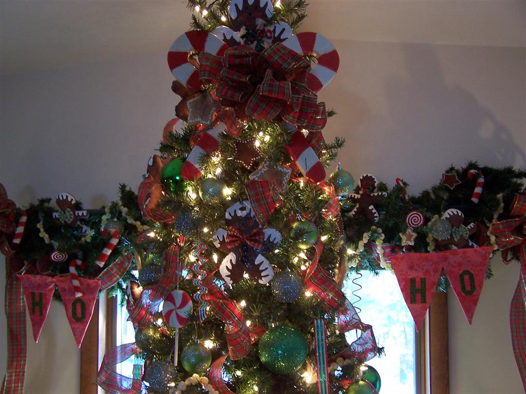 Perennial Passion: Gingerbread Man Christmas Tree