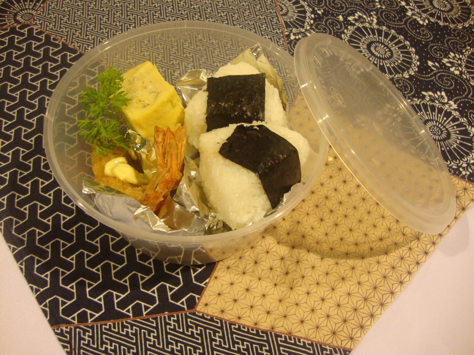 Cafe Japan in Sri Lanka: Japanese portable lunch - ONIGIRI pack おにぎりパック