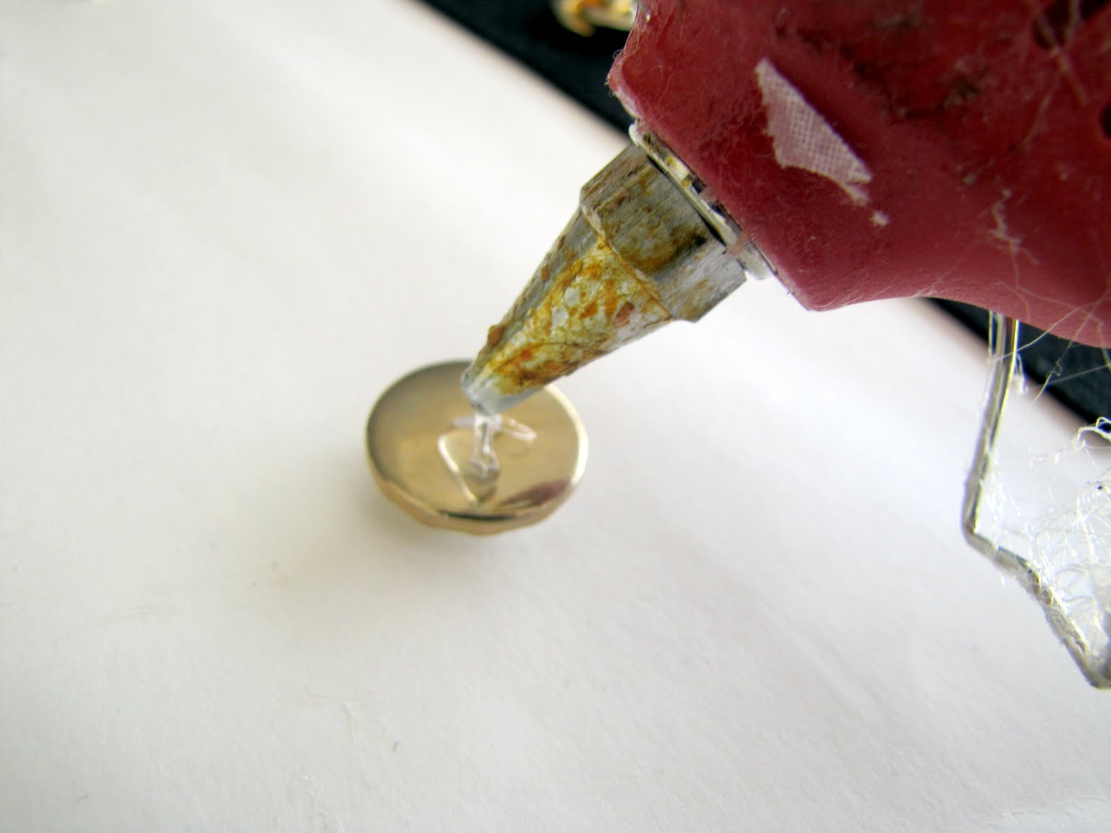 How To Make a Button Bib Necklace {step by step Tutorial} - craft ...