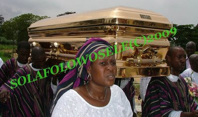 METROGIST: LATE MRS ESTHER OLUSOLA OSUNSADE, (ELDER SISTER OF OTUNBA ...