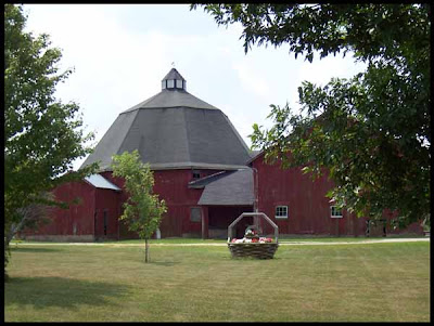 familyviews: OCTAGON BARNS