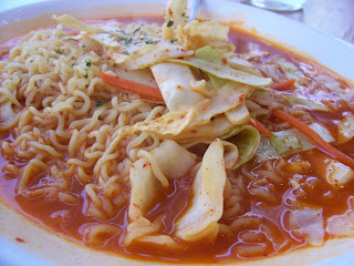 what do vegans eat?: korean ramen with rice cakes