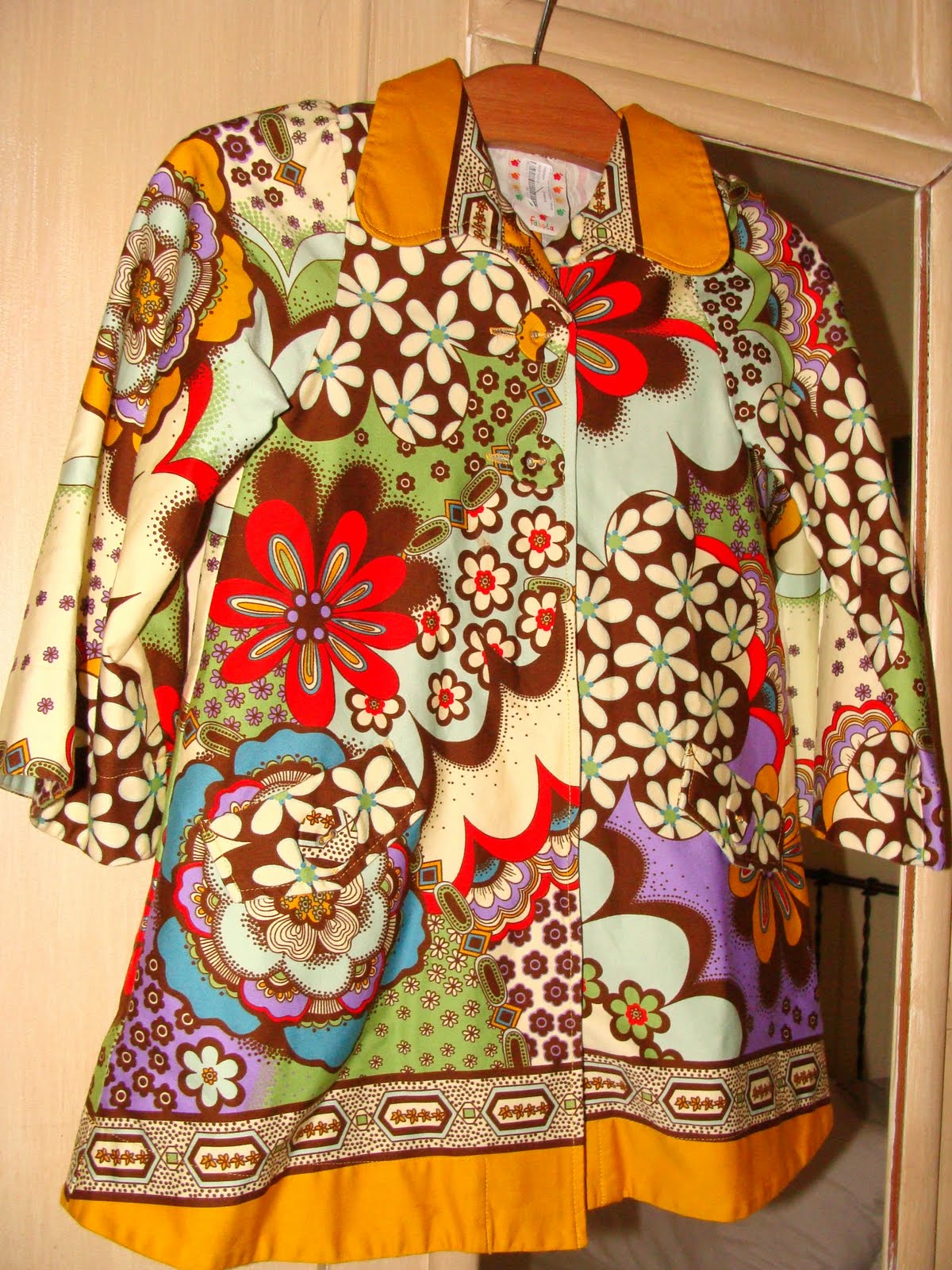 BAZAR MODA INFANTIL: SOBRETUDO DA MARCA FÁBULA (MARCA INFANTIL DA FARM)