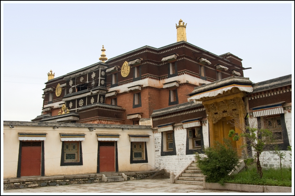 SIBISNUS: (CHINA) CAMINO DEL TIBET: LABRAN
