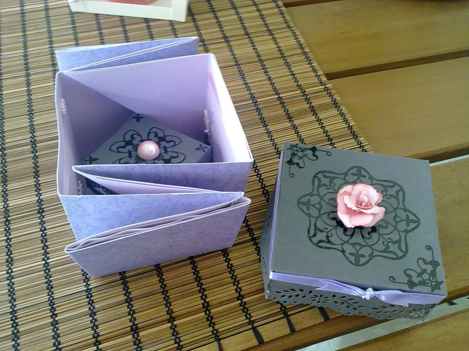 Pieces Of Me...: Two Piece Expanding Box!!