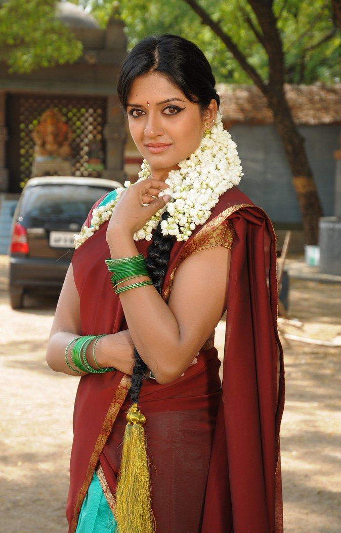beautiesinsarees: South Indian Actress in Half Saree