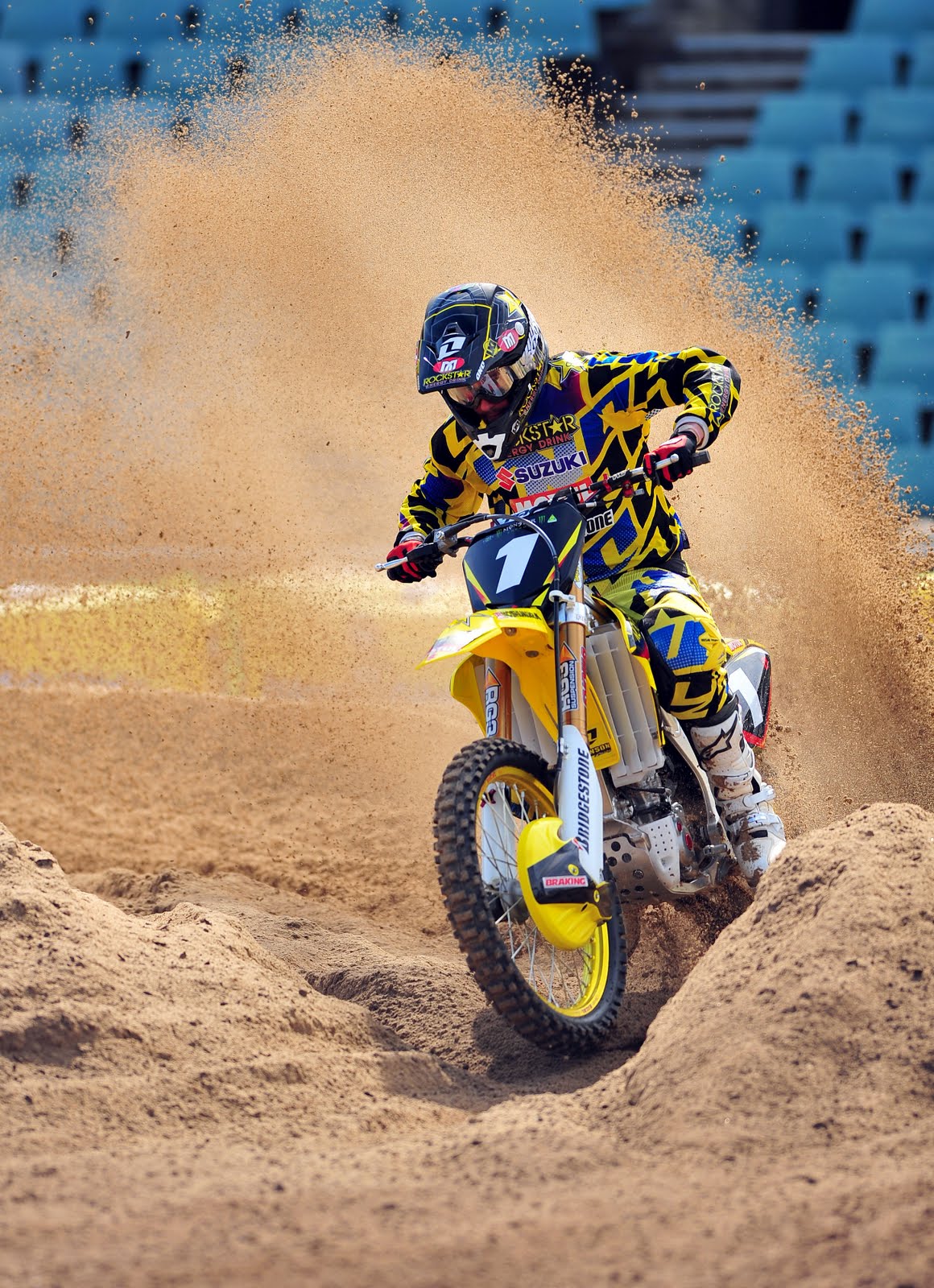 MOSS TWINS TAKE OUT SYDNEY SUPER-X - Update Motorbike News And Reviews