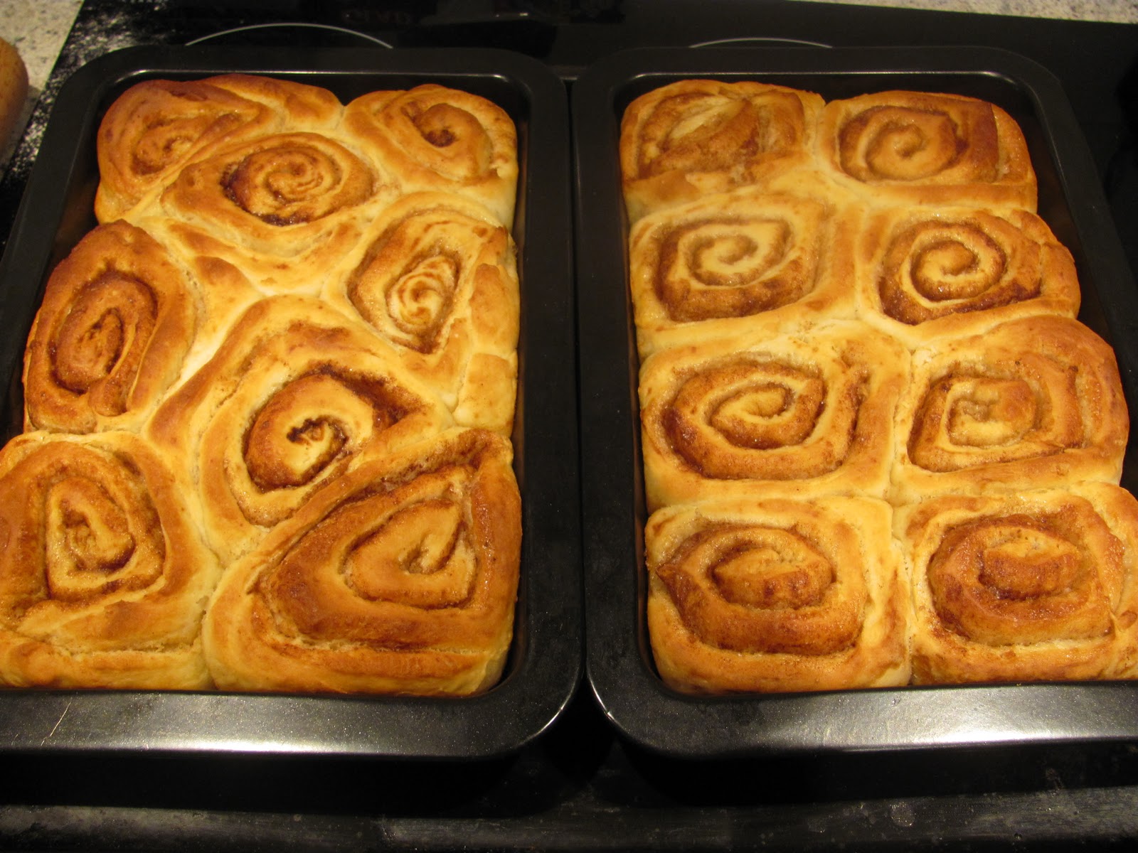 Mrs Cake: Christmas Potluck Picnic and Cinnamon Rolls