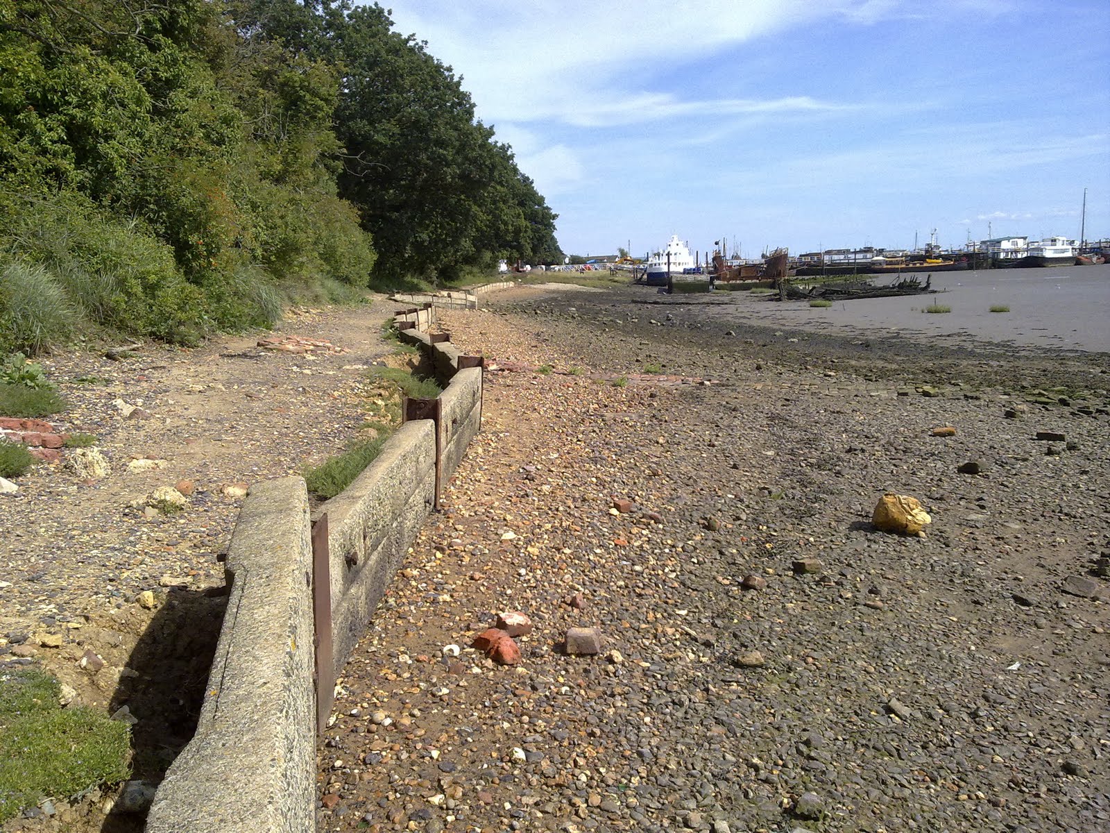 Notes from Kent's Hoo Peninsula: Saxon Shore Way, Hoo St. Werburgh to Upnor