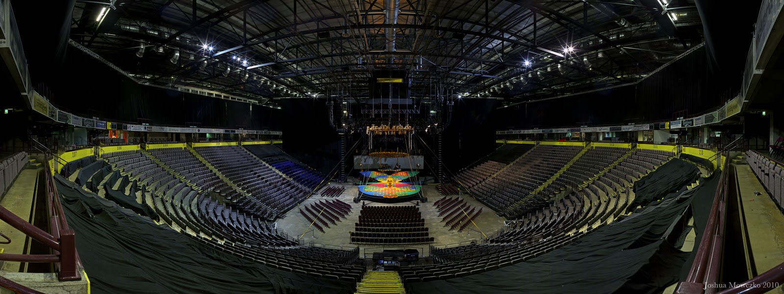 Life in the Circus: MEN Arena: Manchester, England