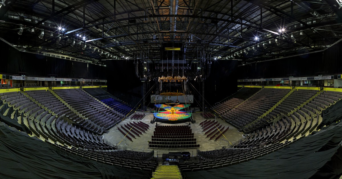 Life in the Circus: MEN Arena: Manchester, England