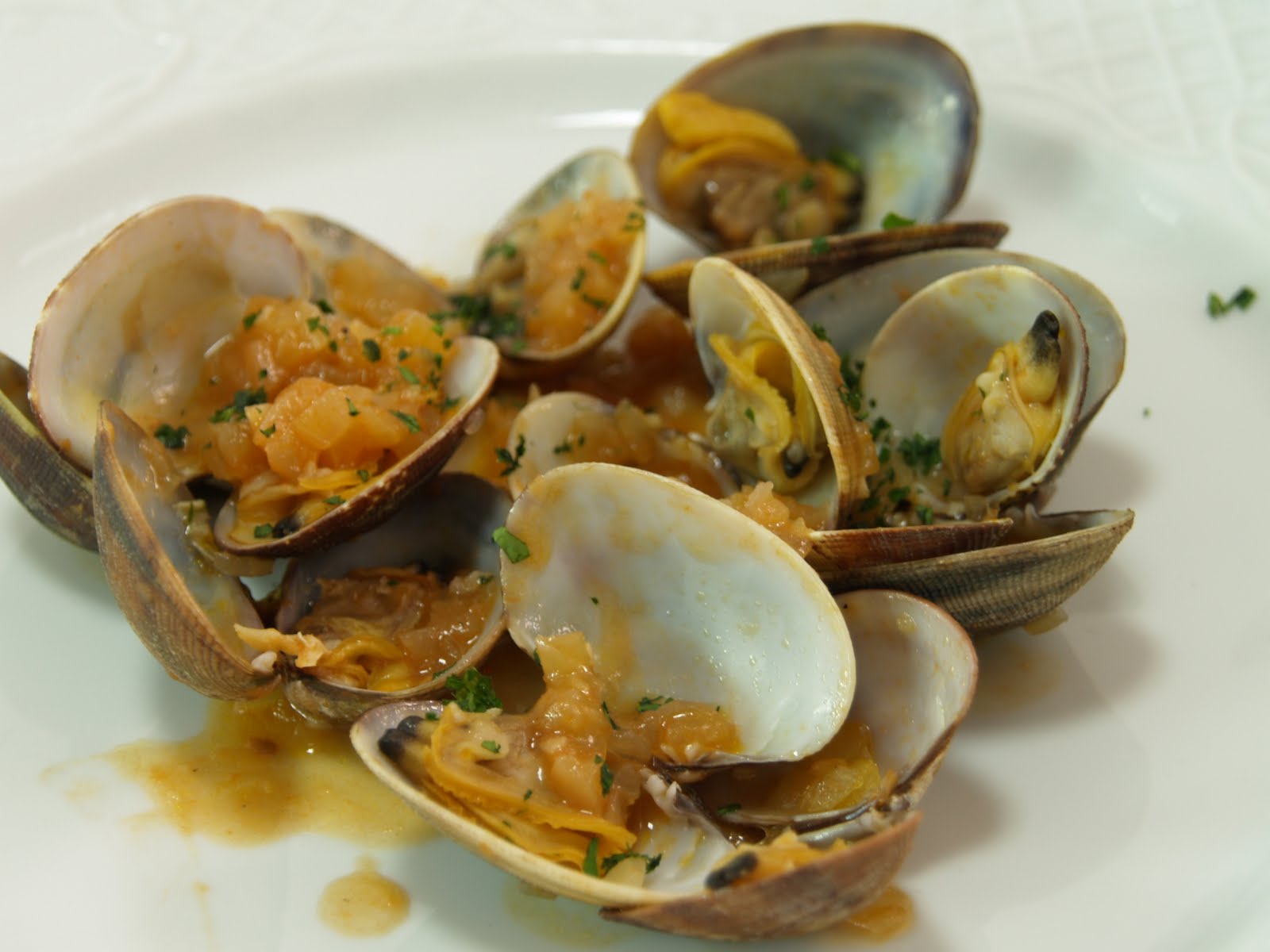 Almejas a la marinera.