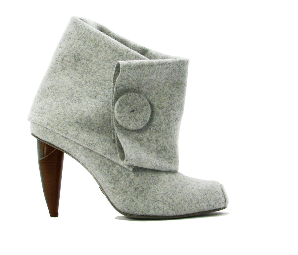 RUNAWAY: SHOES MAKE ME HAPPY 27