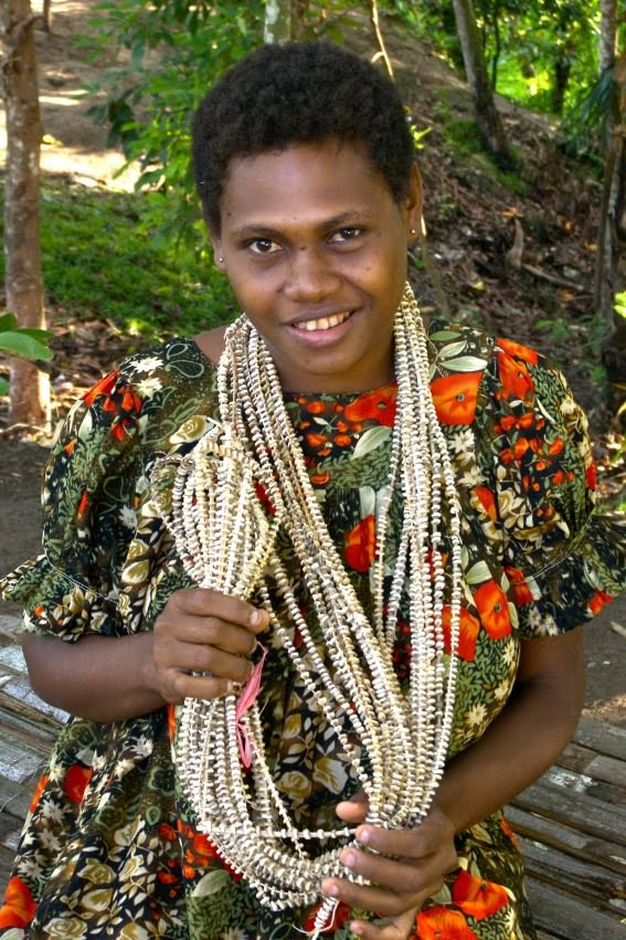 The Papua New Guinea Time Traveller's Log: They’re making money in ...