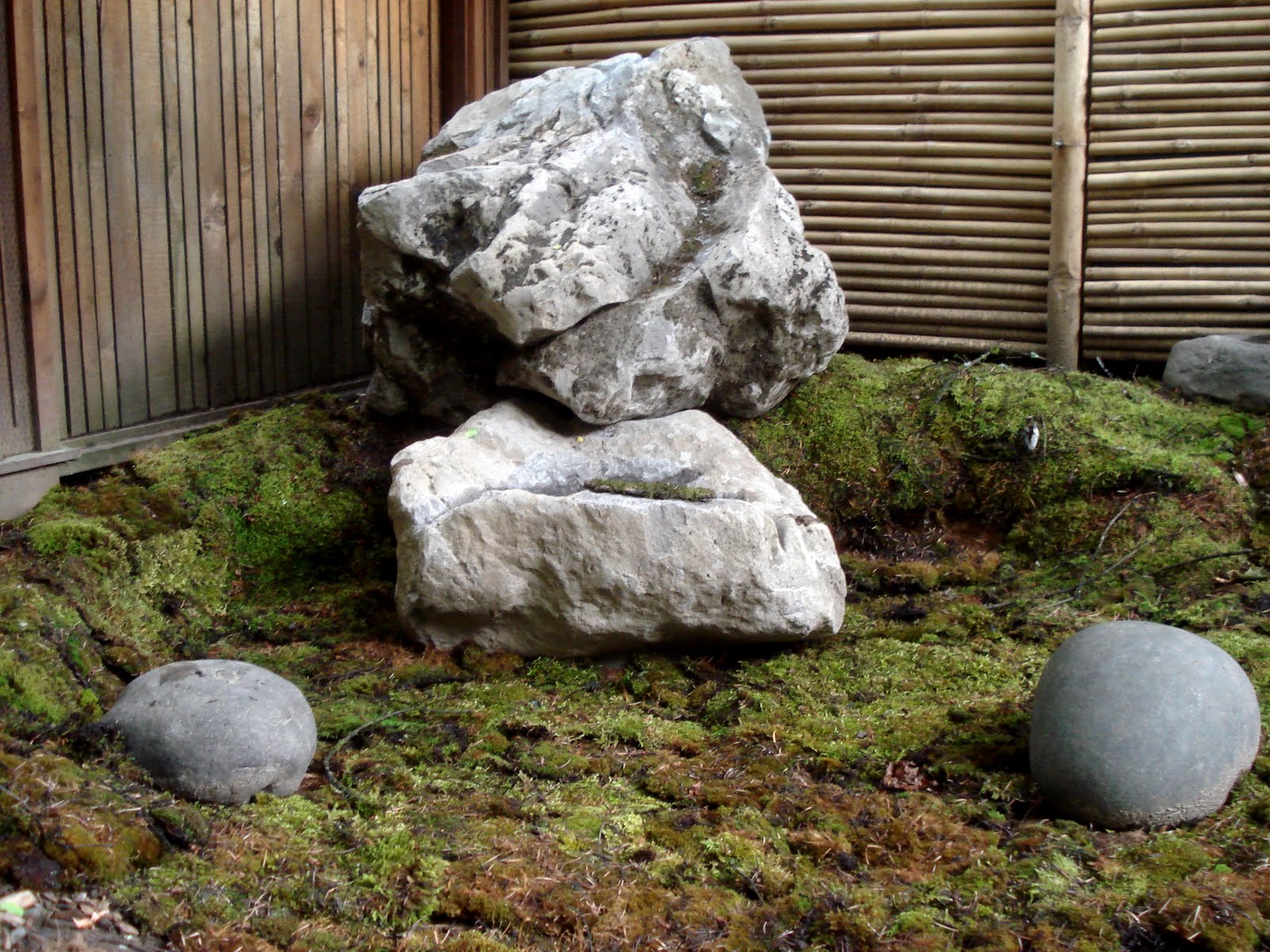 Neo Neolithic Designs: Custom Design Floating Boulder Water Feature 2009