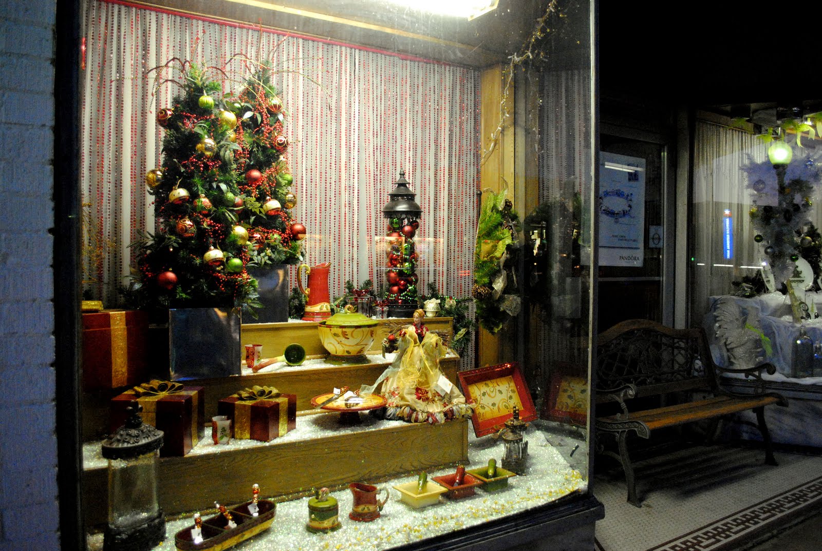 Terrell Texas Daily Photo: Window Displays