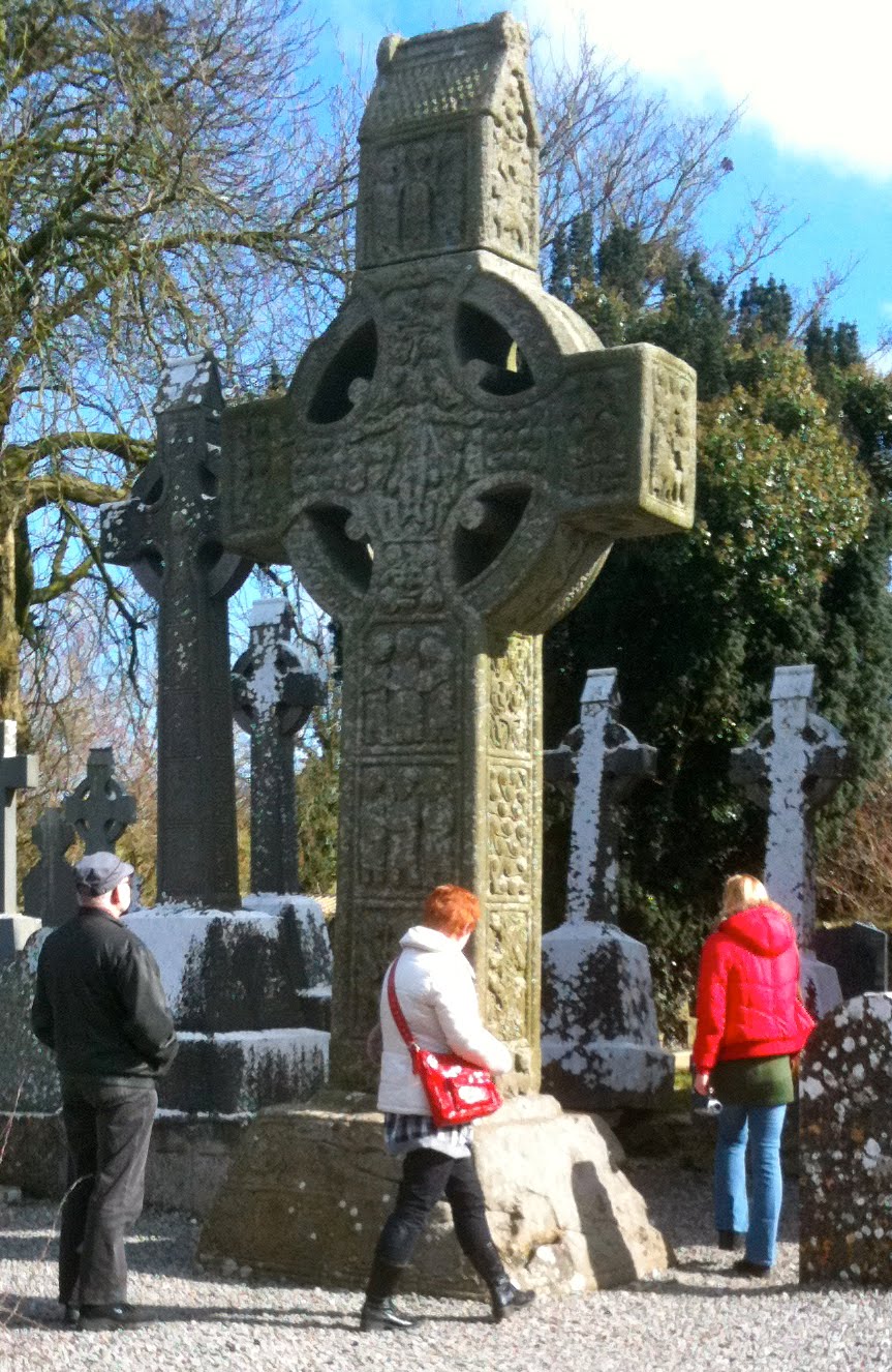 Day Tours from Dublin: Irelands spectacular Celtic crosses
