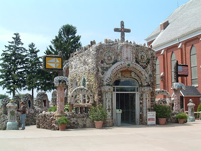 Summer of Obsessive Traveling: First trip, fifth stop: The Dickeyville ...